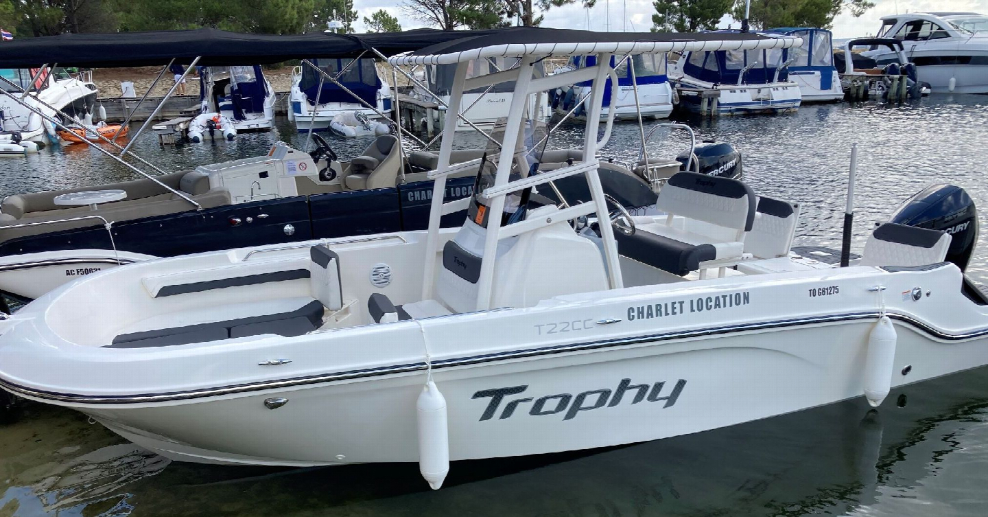 Location 01 - BAYLINER Trophy 22 CC + MERCURY 225CV XL à Biscarrosse
